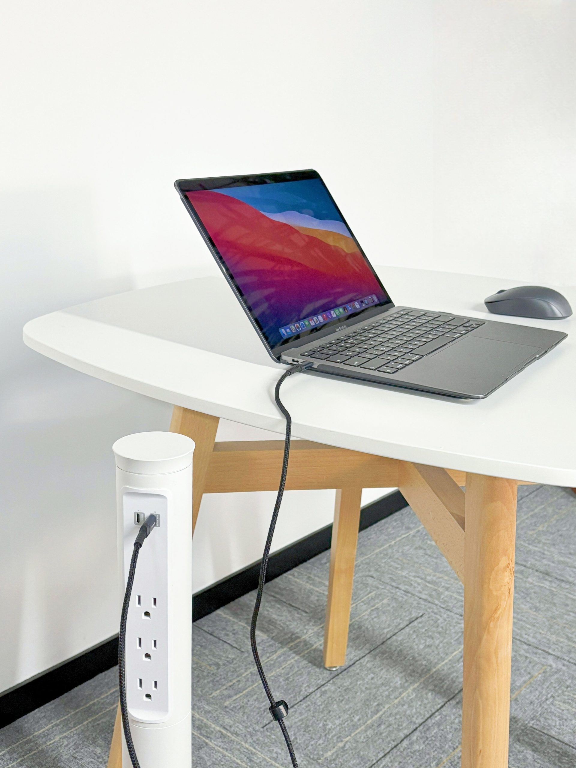 Freestanding Power Table - Tonghua